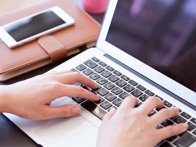 ビジネスチャットのマナーって!?メール世代の落とし穴（CHANTO WEB）