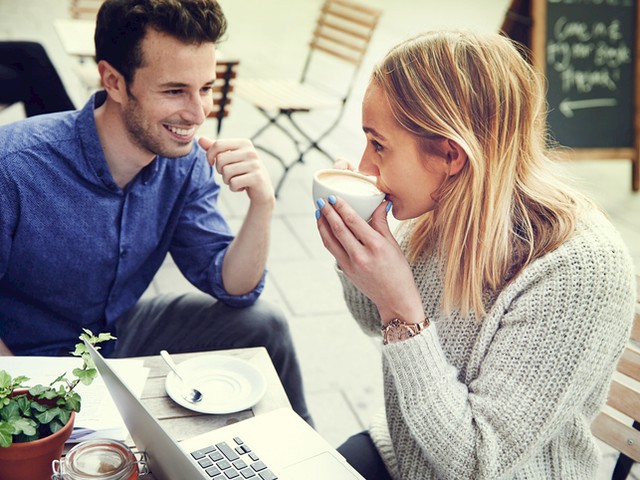 彼が興奮する行動は「あ～ん」or「間接キス」どっち？（ananweb）