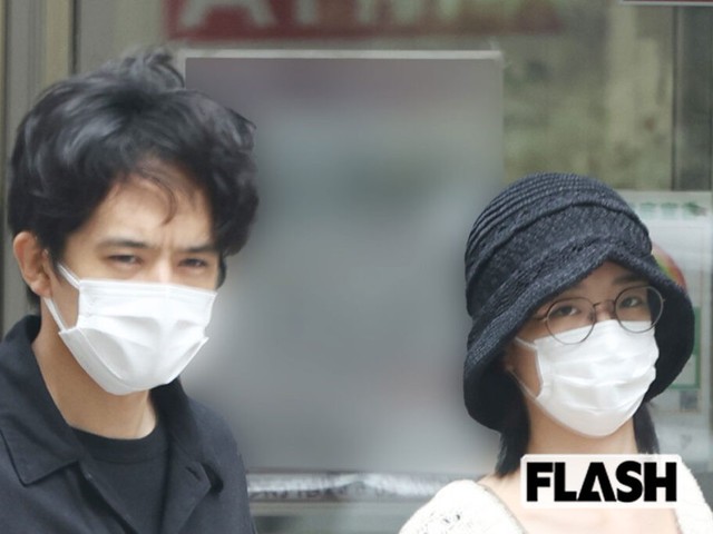 池松壮亮『シン・仮面ライダー』俳優が結婚決意！「10歳下」女優・河合優実とお泊まり撮【初熱愛スクープ】(SmartFLASH)