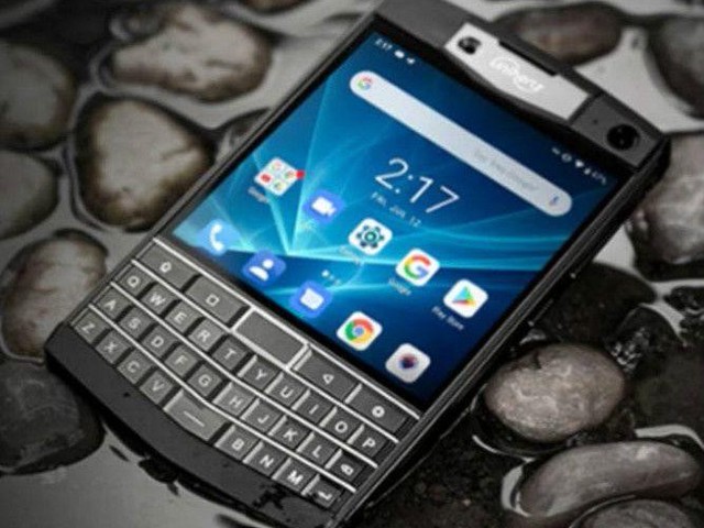 QWERTYキーボードに防水や耐衝撃も！ 「Unihertz Titan」のクラファン国内でも開始（アスキー）