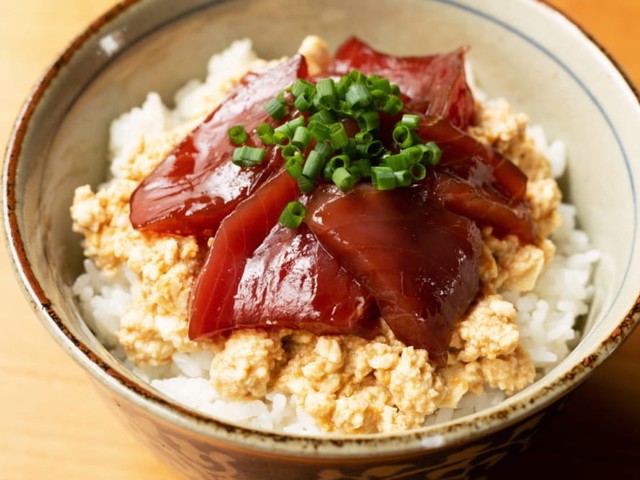 タサン志麻さんの「まぐろ漬けとほろほろ豆腐丼」レシピ（CHANTO WEB）