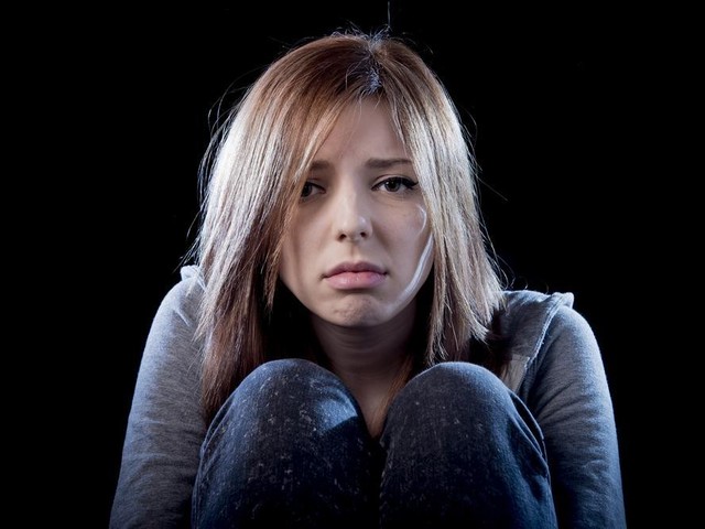 【恐怖の金運爆下がり…】お金に嫌われる財布の特徴4つ（ananweb）