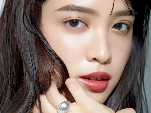 河北裕介流・艶メイクの極意。艶を味方につけて美人な雰囲気に！（MAQUIA ONLINE）