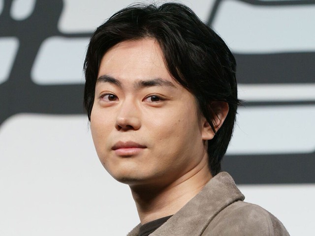「今田耕司にしか見えない」菅田将暉のあまりの“激変ぶり”に集まる衝撃…金髪姿からまたもイメチェン（SmartFLASH）