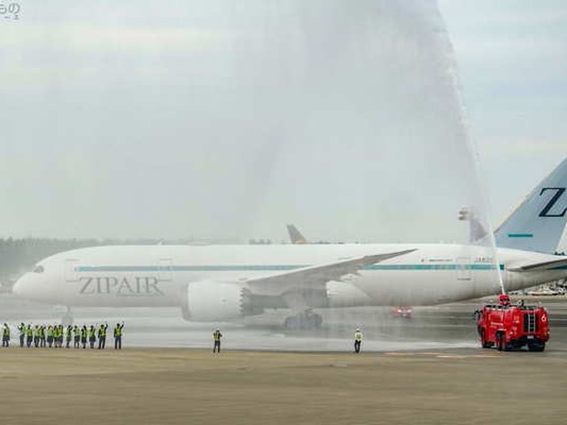 数奇な経歴をたどるLCC"ZIPAIR"が本始動 旅客初便も"異例"（乗りものニュース）