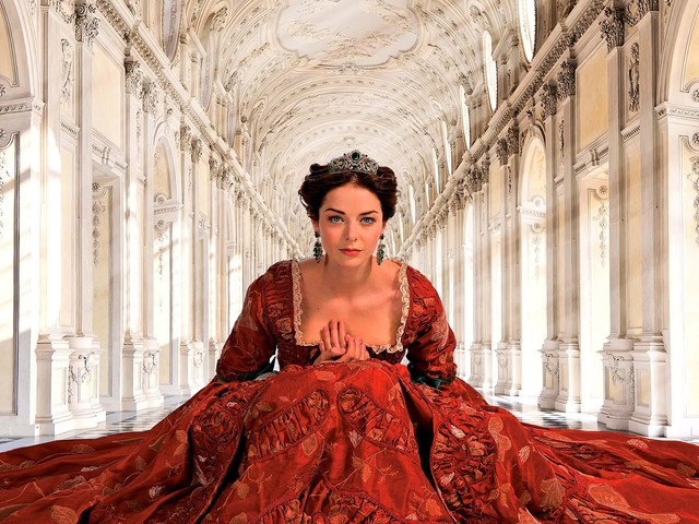 愛人300人…!?「王冠をかぶった娼婦」と呼ばれた女帝（ananweb）