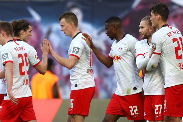 言い方が酷い…「応援するのが恥ずかしいクラブ」TOP9（Qoly）