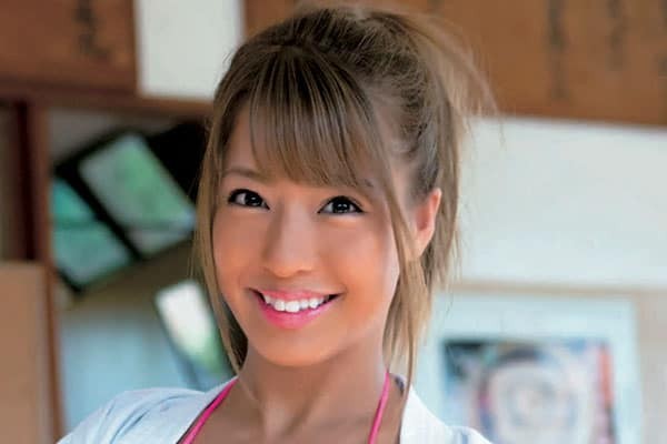 橋本梨菜 琉球空手の特訓をうけ映画初主演（SmartFLASH）