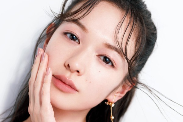 【絶対似合う春リップ】イエベ肌はピンクベージュでおしゃれ見え！（MAQUIA ONLINE）