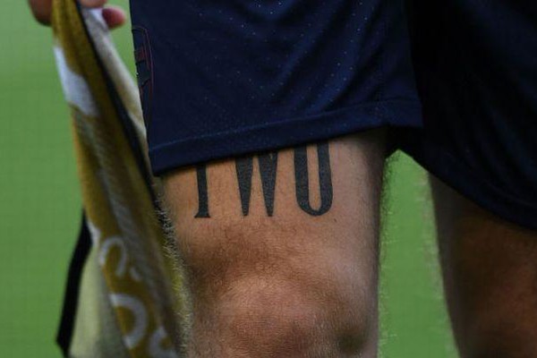 ベジェリンの「アーセナル命」な新タトゥーを見る（Qoly）