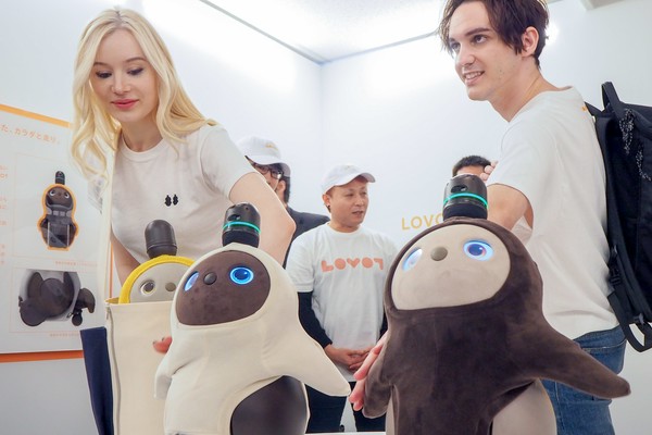 ペッパーとは何が違う？ 家族型ロボット「LOVOT」を触ってわかった“かわいさのテクノロジー”（ビジネスインサイダージャパン）