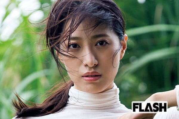 染谷有香「女王の誘惑」（SmartFLASH）