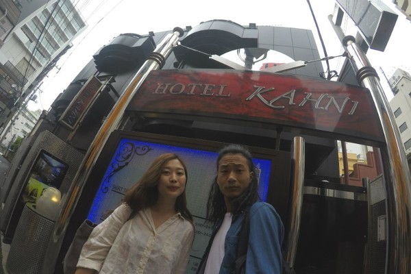 【1か月ラブホ生活 in東京】鶯谷ラブホ！ゴージャス部屋でうっとり♡ #22（ananweb）