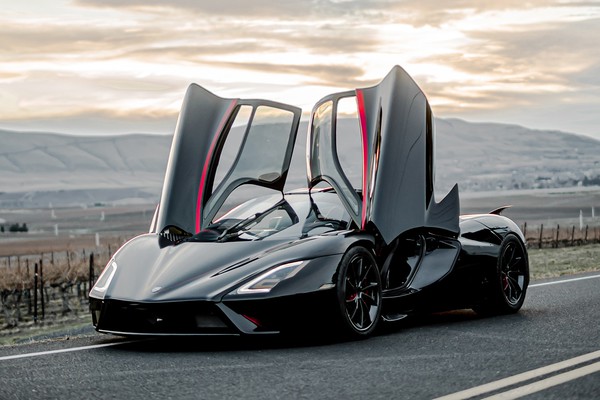 1750馬力も意味不明だが時速500km超えもまた意味不明！ 異次元すぎる「SSCトゥアタラ」というハイパーカー（WEB CARTOP）