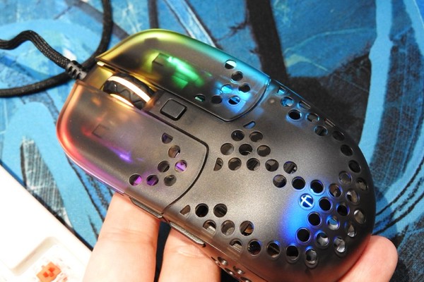Rocket Jump Ninja氏デザインの軽量ゲーミングマウスがXtrfyから（アスキー）