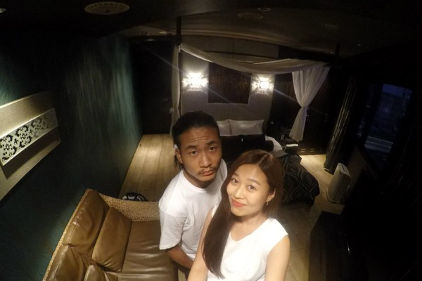 【1か月ラブホ生活 in東京】絶景見ながら絶頂♡ 池袋デザイナーズラブホ! #27（ananweb）